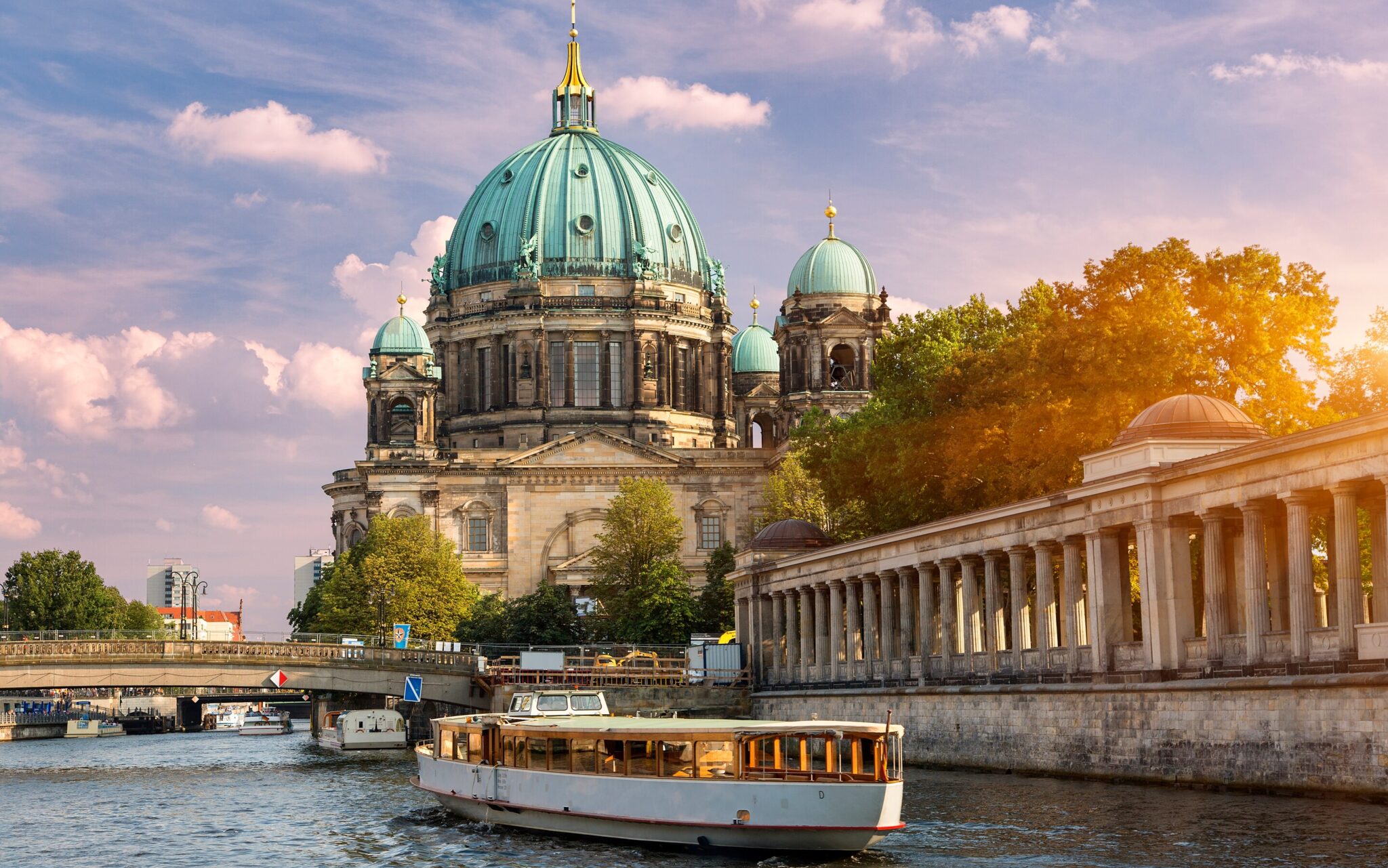 BERLIN - THÀNH PHỐ LỊCH SỬ VÀ HIỆN ĐẠI CỦA ĐỨC - Saco Travel